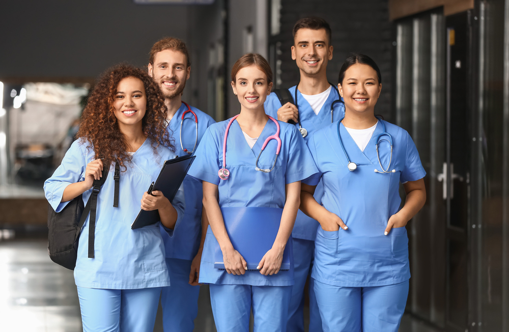 Fastest Way to Become a PA: 12 Accelerated PA Programs & Application Tips