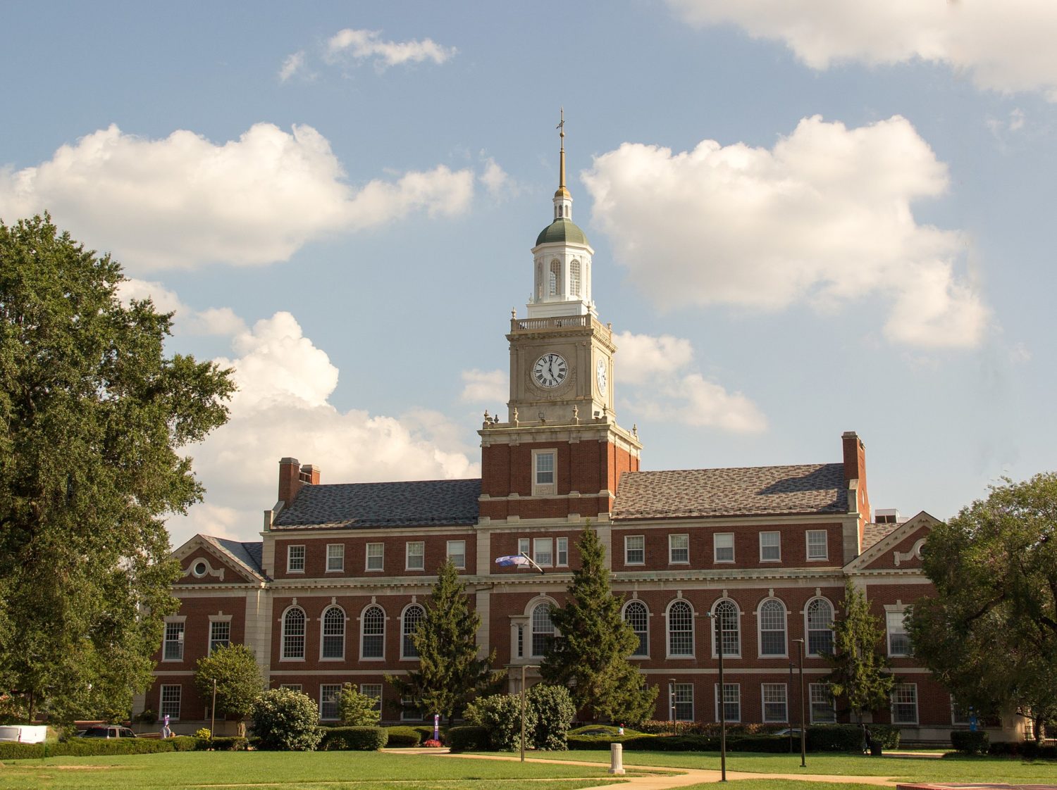 How to Get Into Howard University College of Medicine: Requirements ...